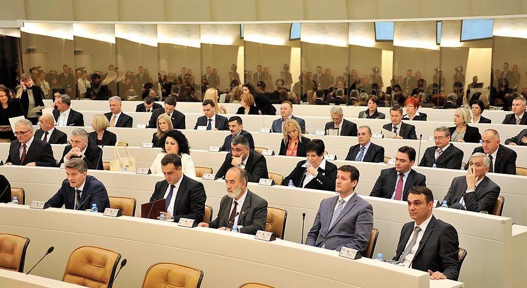 Parlamentarci BiH sutra hitno raspravljaju o međusobnoj razmjeni tablica