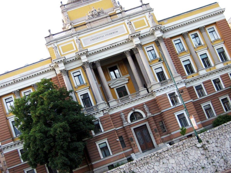 UNSA od ove godine uvodi nastavni plan i program po skriptama